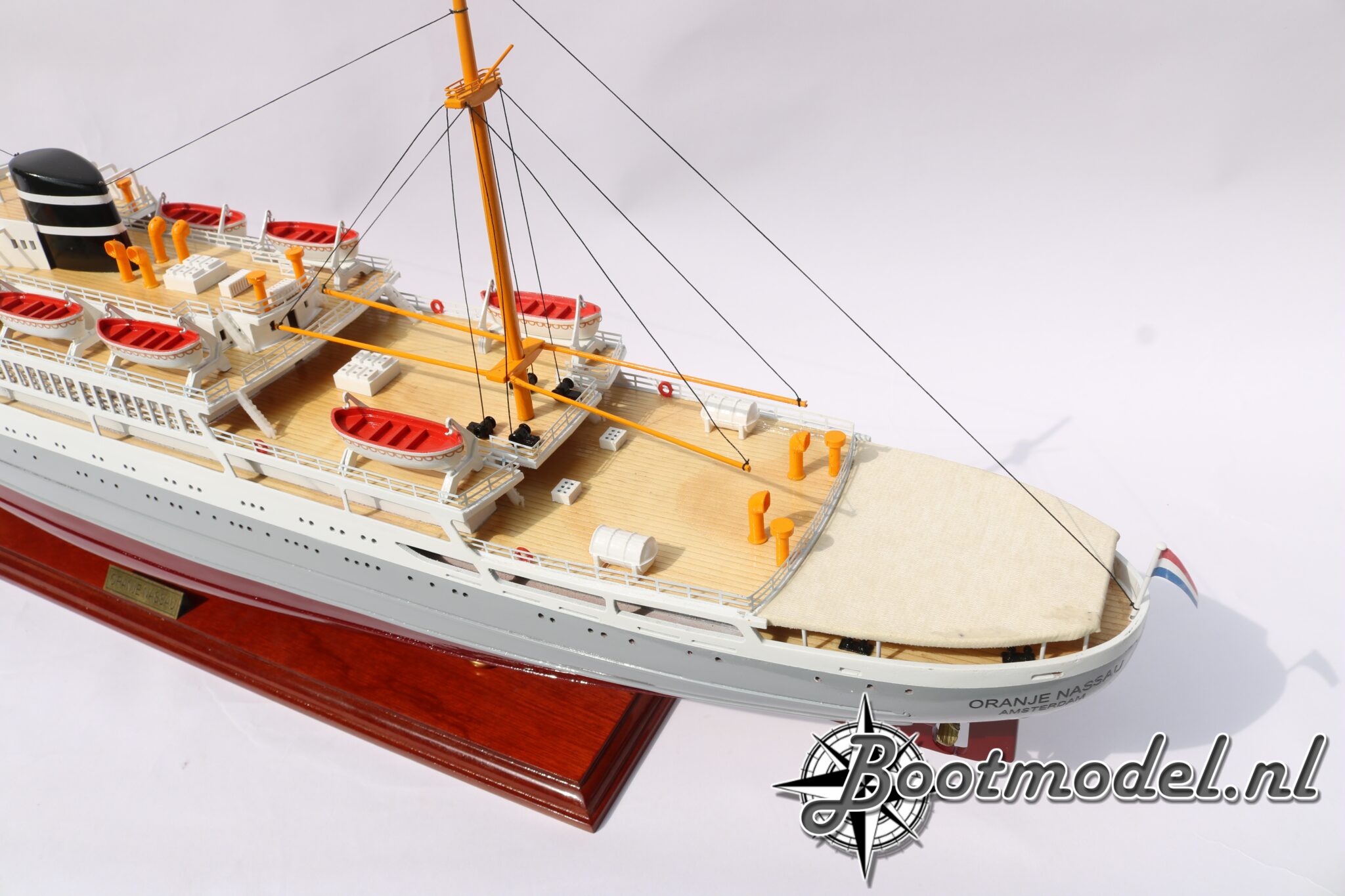 Oranje Nassau scheepsmodel - Bootmodel.nl